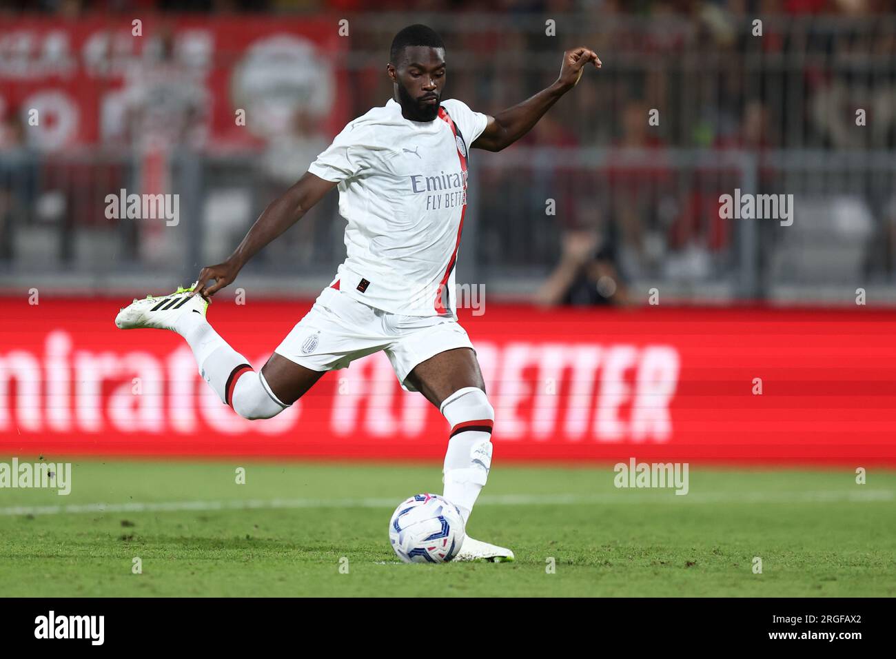 Tomori ac milan trophy hi-res stock photography and images - Alamy