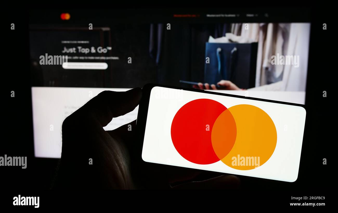Mastercard new logo card hi-res stock photography and images - Alamy