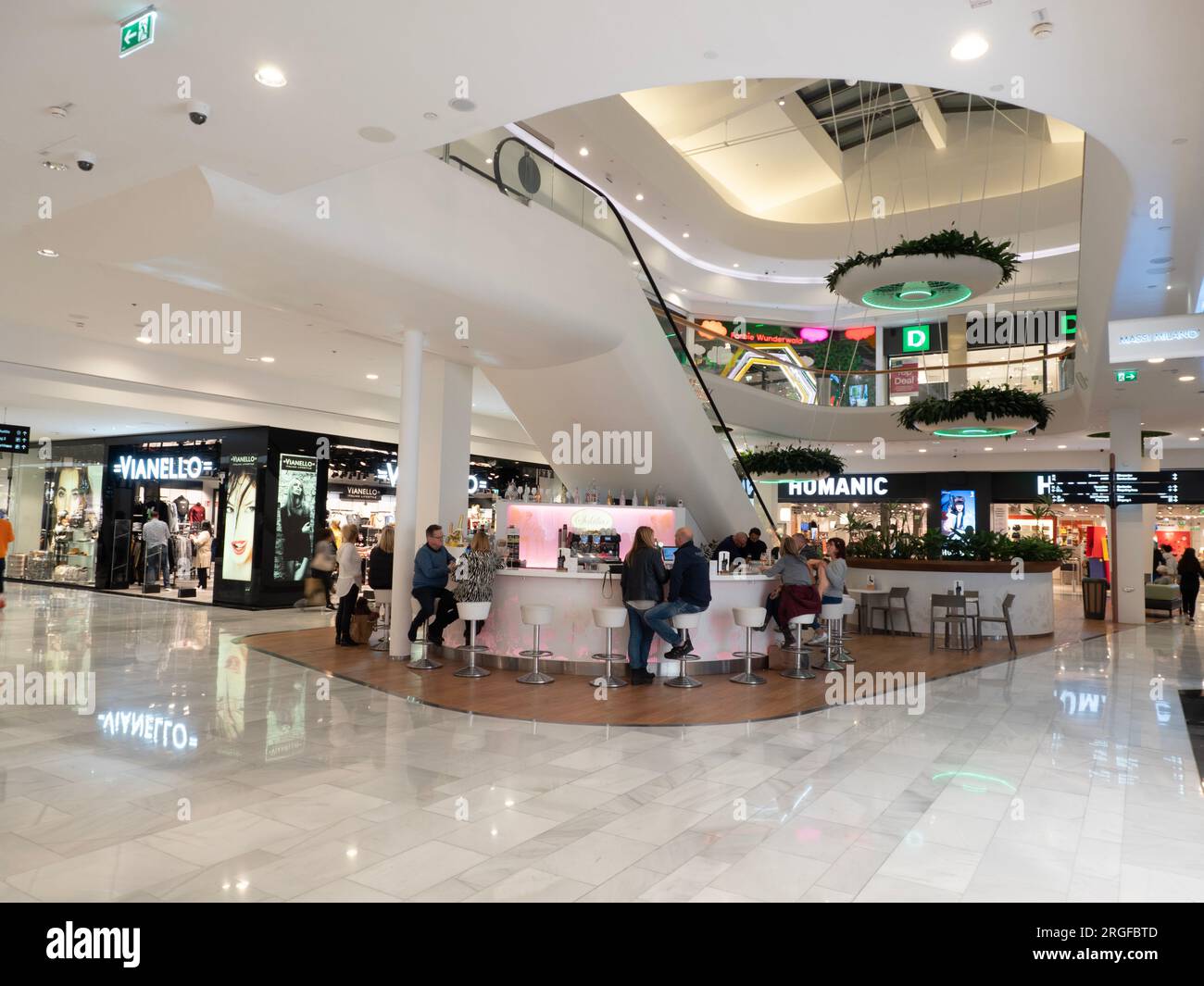 Shopping city süd vienna hi-res stock photography and images - Alamy