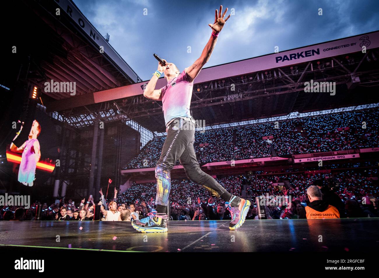 Coldplay concert 2023 hi-res stock photography and images - Alamy