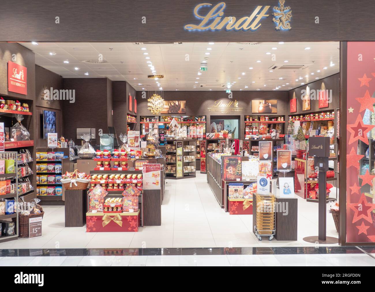 Lindt shop sign hi-res stock photography and images - Alamy