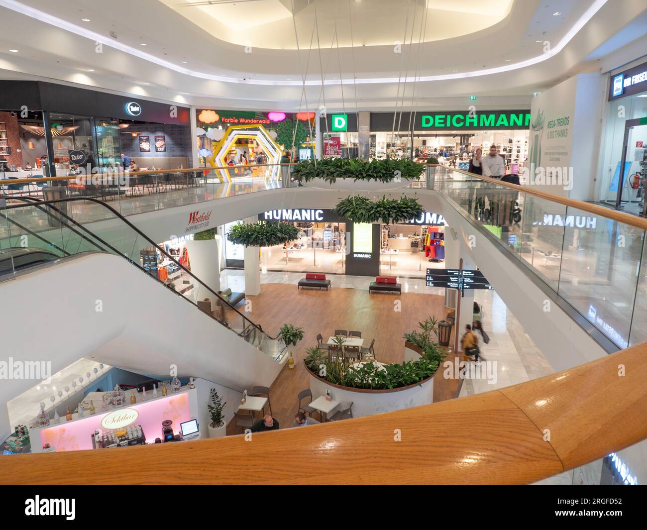 Shopping city süd vienna hi-res stock photography and images - Alamy