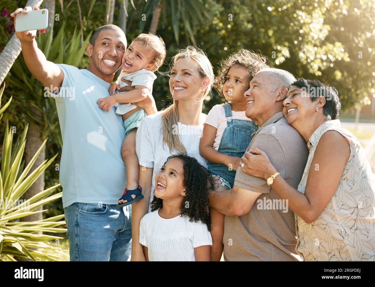 Big family photo holiday grandparents hi-res stock photography and ...
