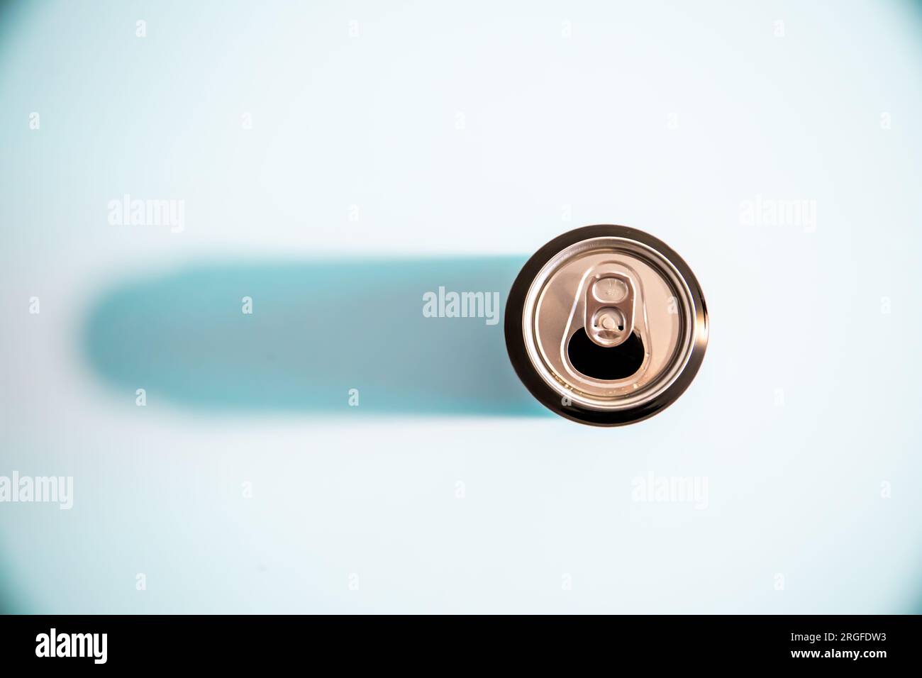 Closeup view opened can hi-res stock photography and images - Alamy