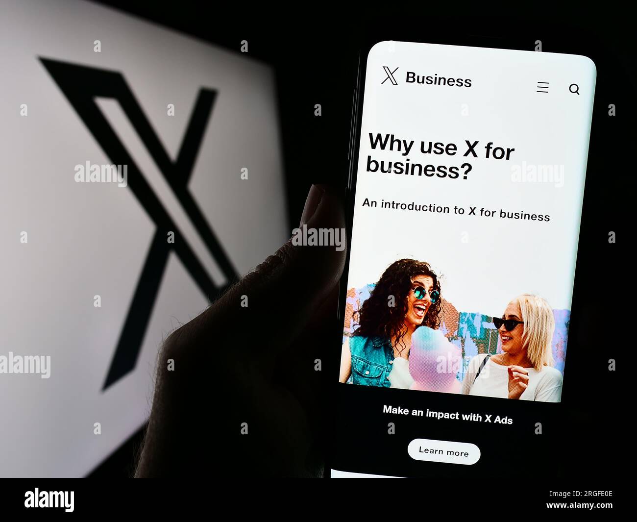 X social media platform logo on hi-res stock photography and images - Alamy