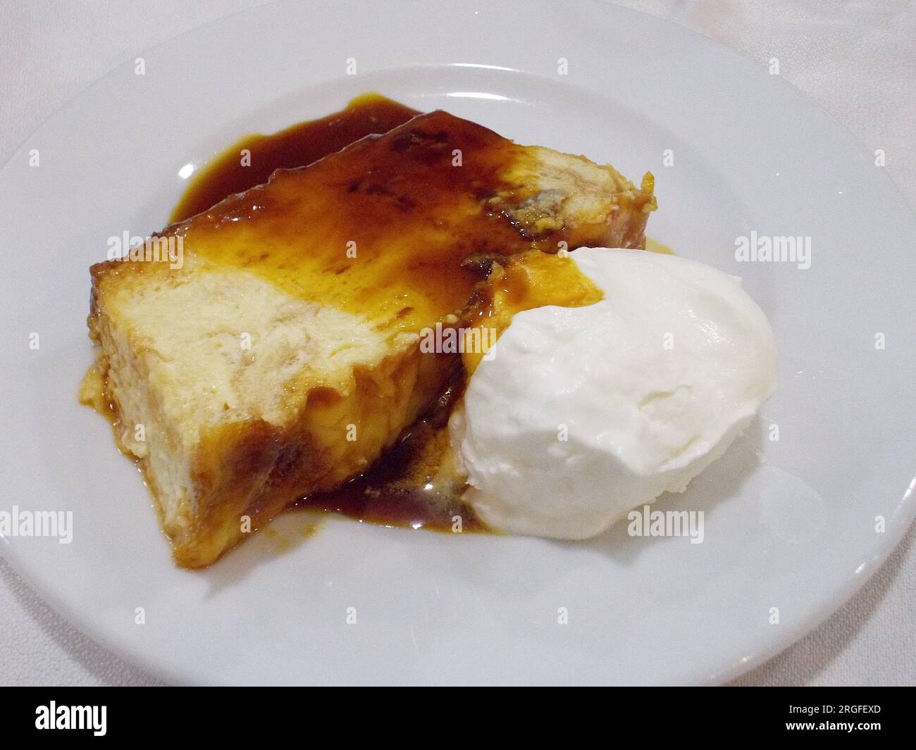 Cream caramels hi-res stock photography and images - Alamy