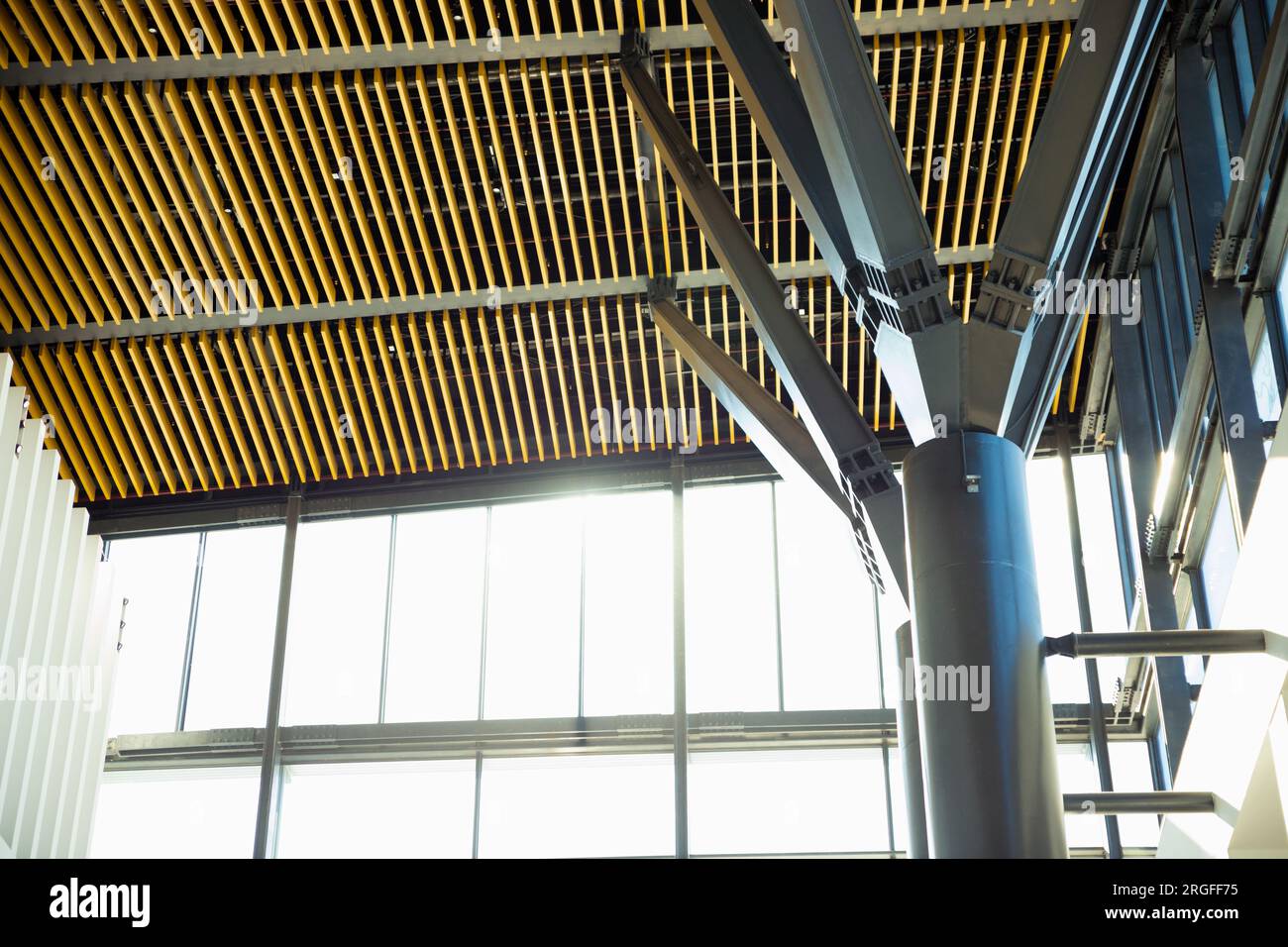 metal steelcolumn in modern building, fixing column and ceiling or roof ...