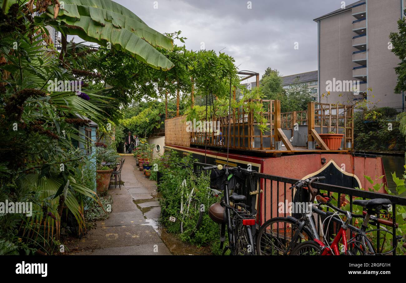London, UK: Houseboats moored at Lisson Grove Moorings on Regent's ...