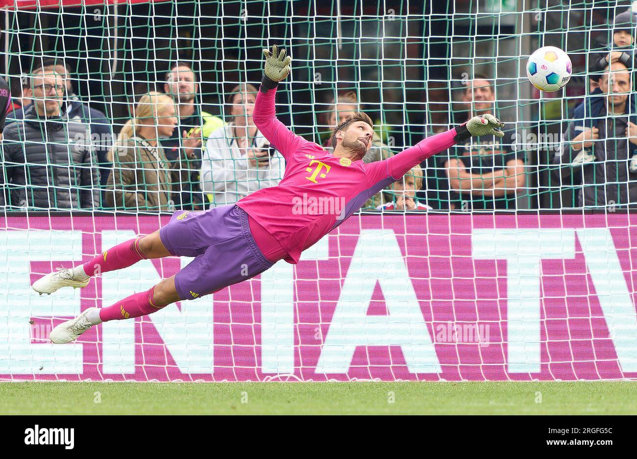 Sven ULREICH, FCB 26 goalkeeper, in action at the friendly match FC BAYERN MÜNCHEN - AS MONACO 4 ...