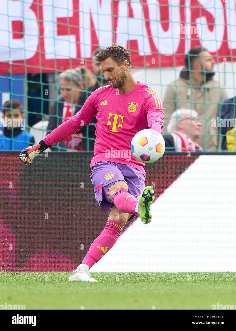 Sven ULREICH, FCB 26 goalkeeper, in action at the friendly match FC ...
