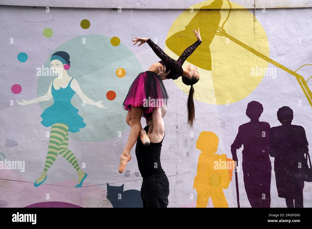 Ballet dancers Kealy Fouracre and Tyrone Anthony from from Beats on ...