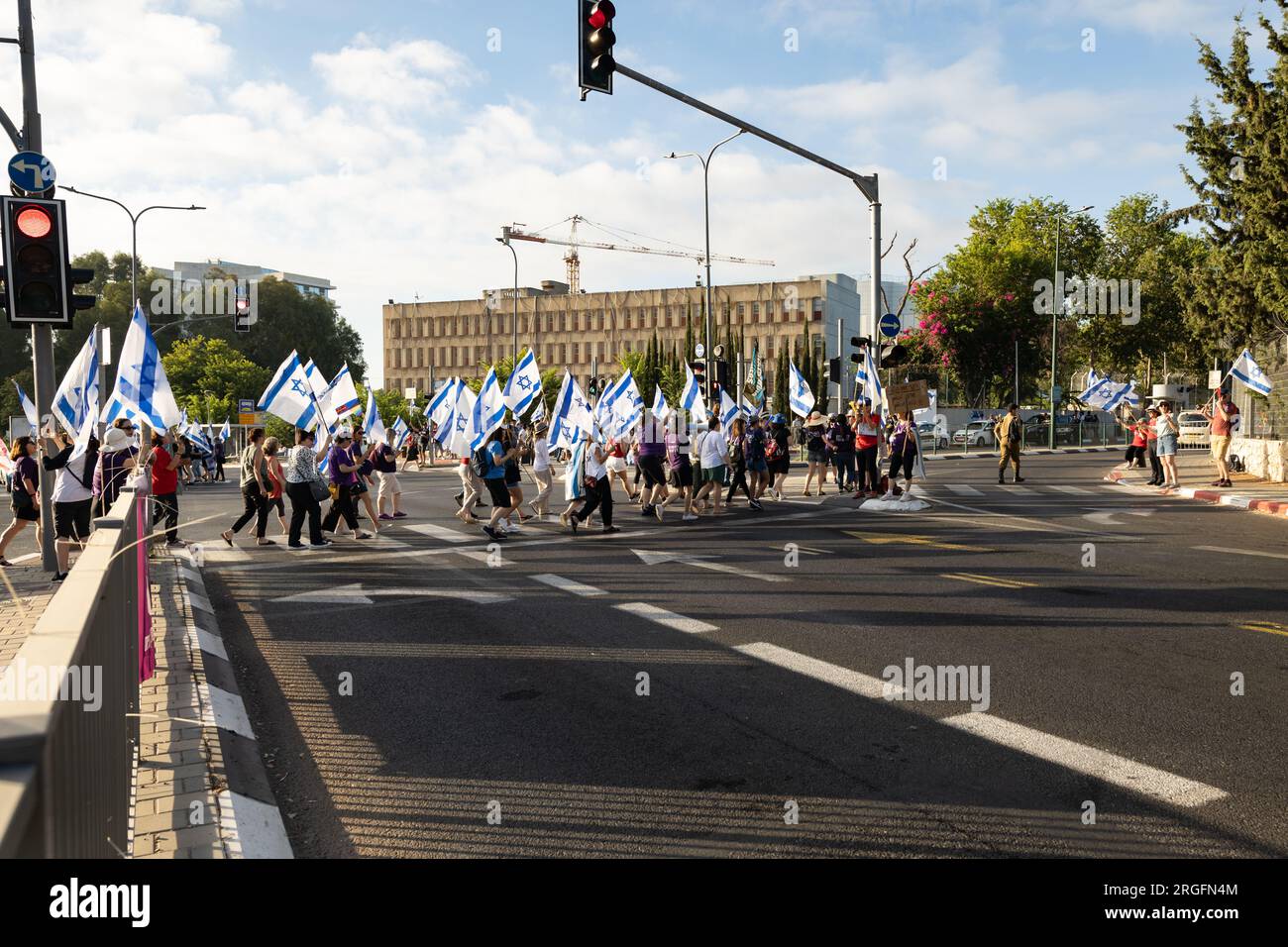 Demonstration for full equality in Israeli army service for secular and ...