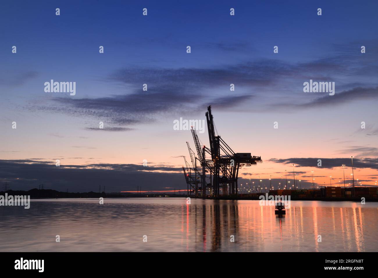 Southampton container port hi-res stock photography and images - Alamy