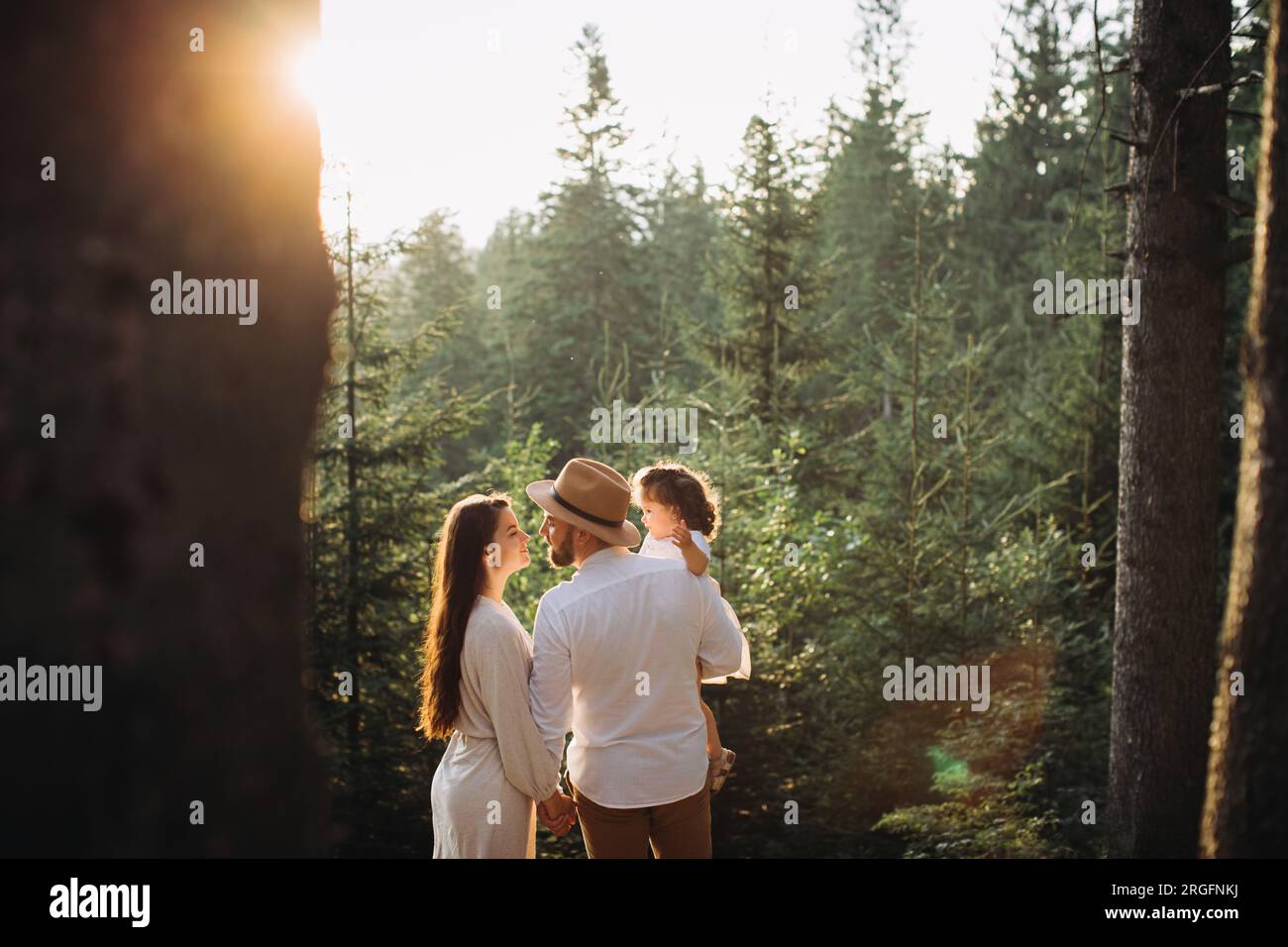 Family outdoor adventure hi-res stock photography and images - Alamy