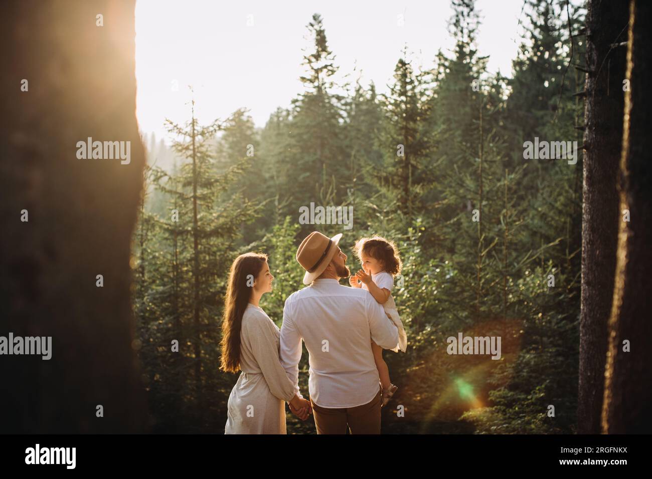 Family outdoor adventure hi-res stock photography and images - Alamy