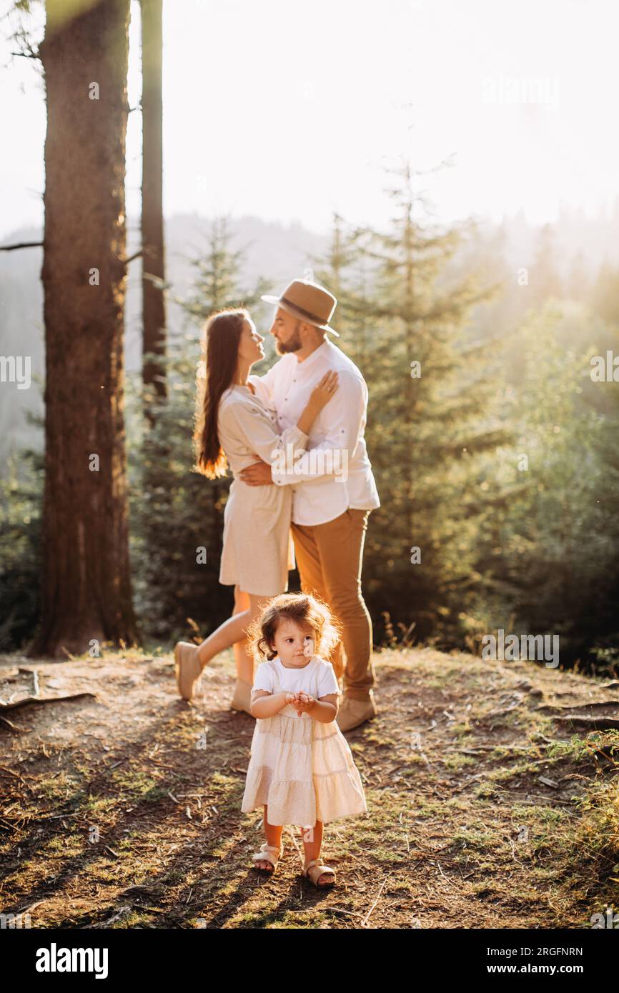 @love @mountains @happy hi-res stock photography and images - Alamy