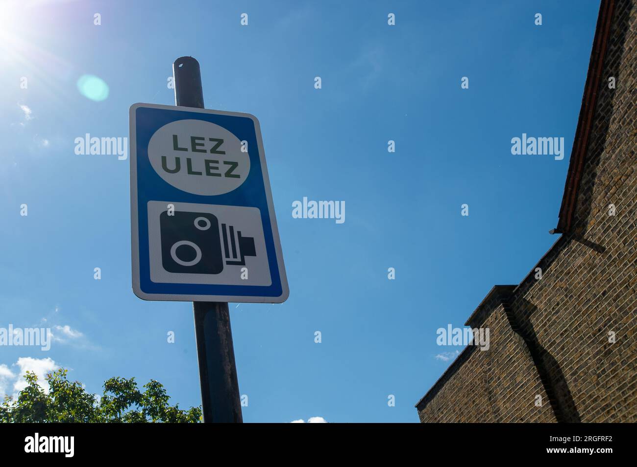 Uxbridge, UK. 9th August, 2023. New ULEZ cameras and signs (pictured ...