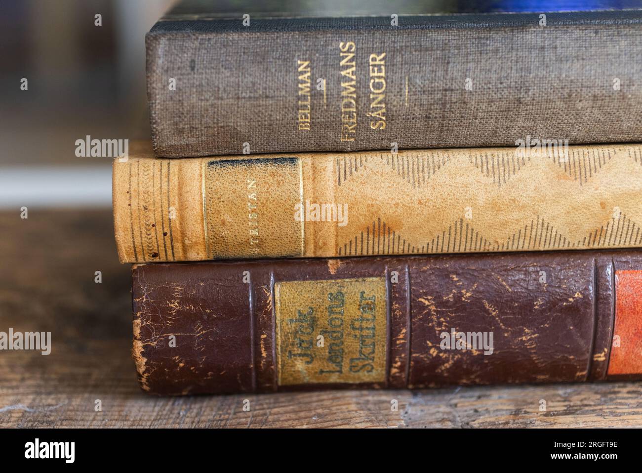 Gamla bocker hi-res stock photography and images - Alamy