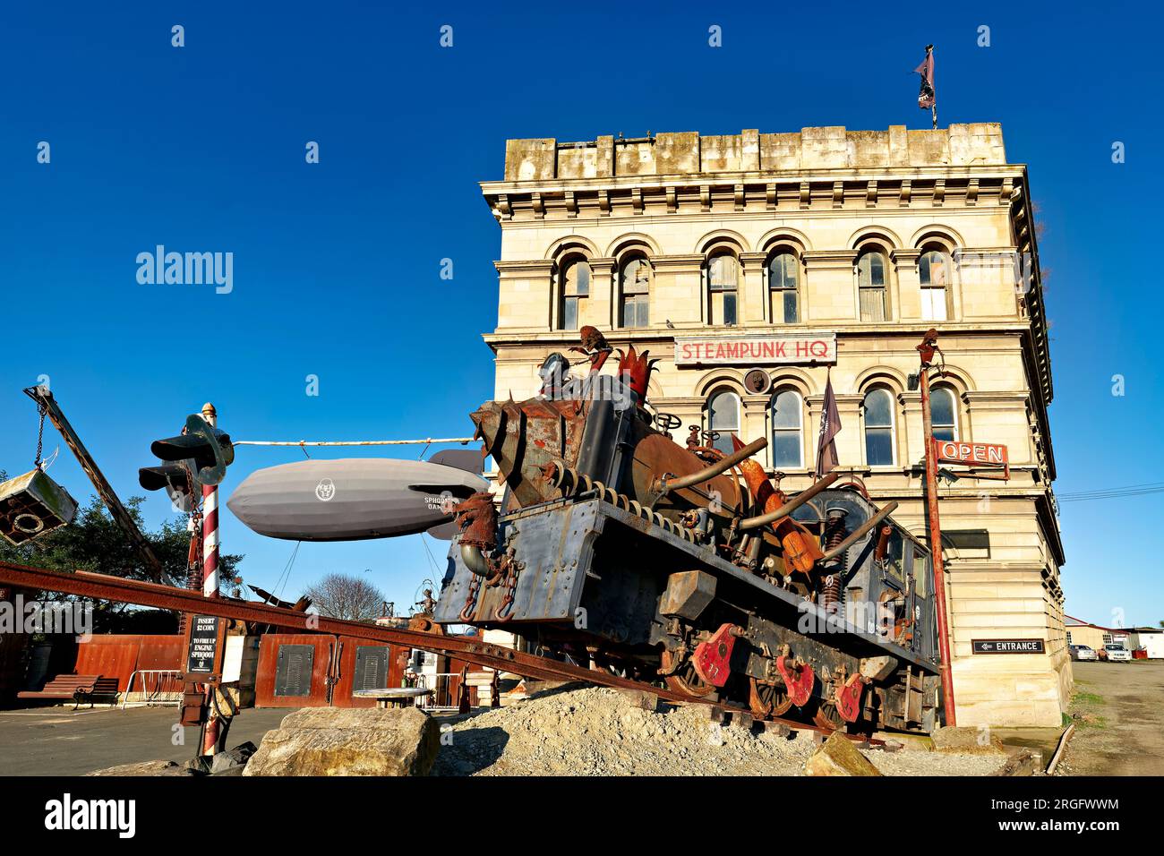 Oamaru New Zealand. Steampunk HQ Art gallery. The Steampunk Engine ...