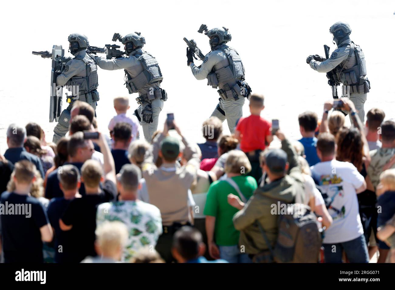 VLISSINGEN - Special Interventions Service, also called the DSI during ...