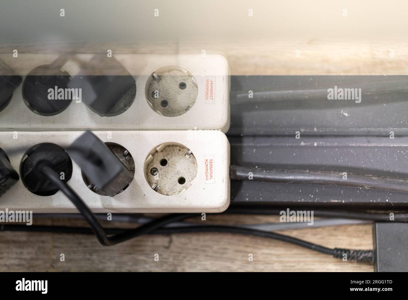 Electrical overload hi-res stock photography and images - Alamy