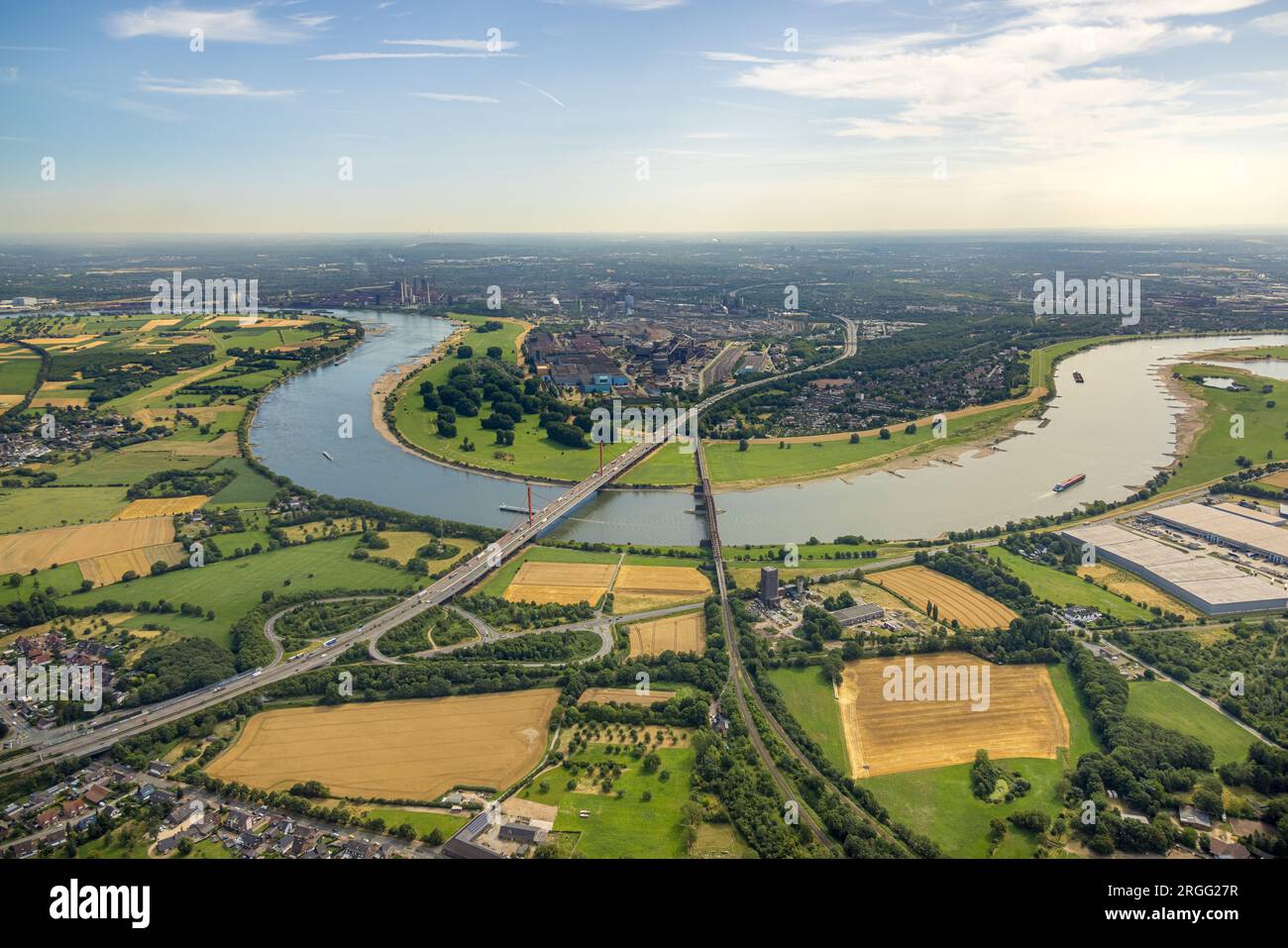 Luftbild, Rheinschleife Baerl mit Blick nach Beeck und Bruckhausen ...