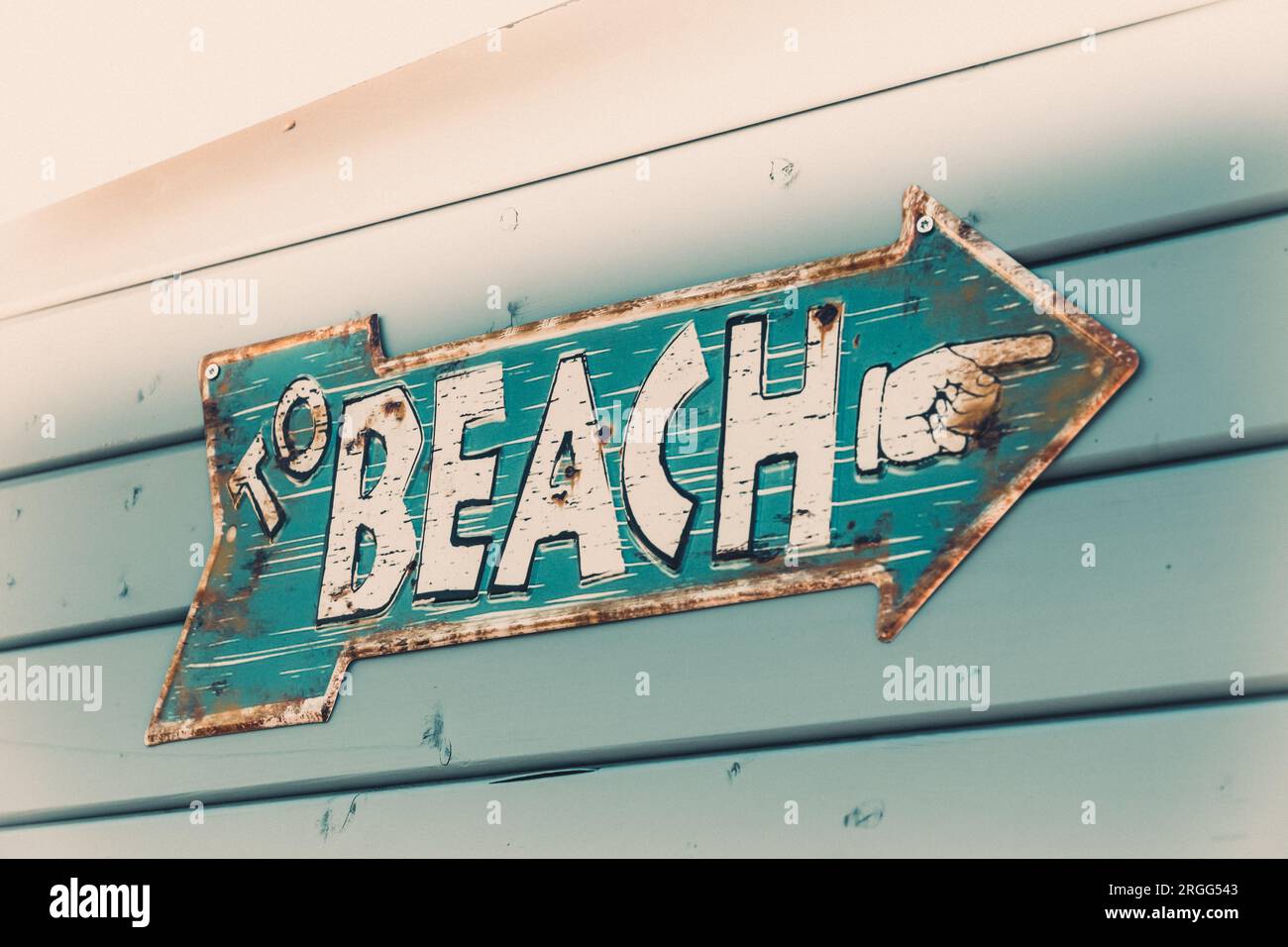Vintage turquoise sign hi-res stock photography and images - Alamy