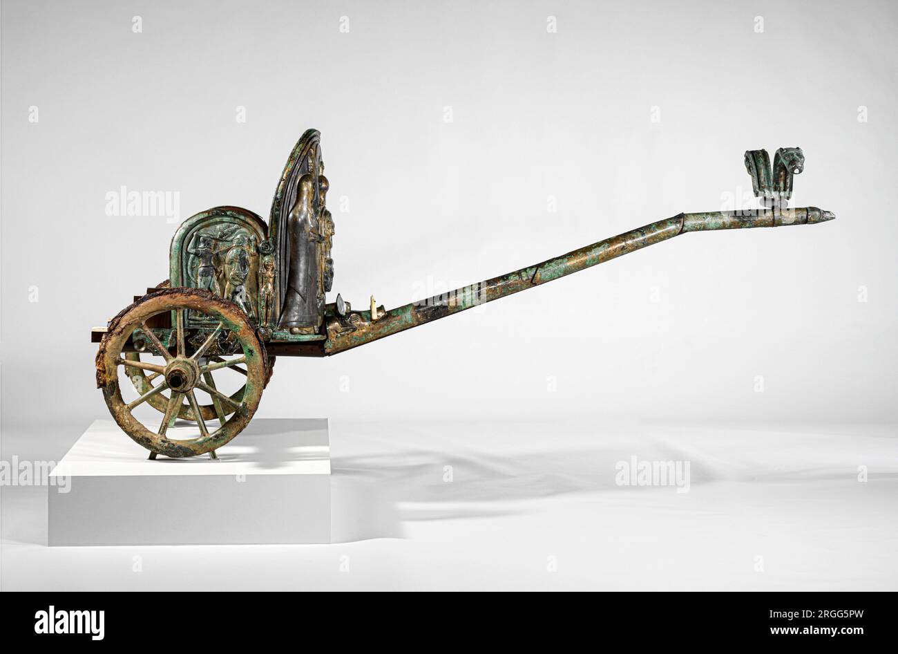 Bronze chariot hi-res stock photography and images - Alamy