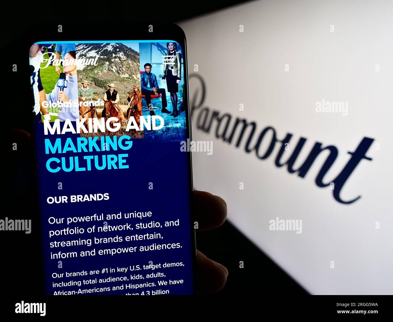 Paramount pictures movie screen logo hi-res stock photography and ...