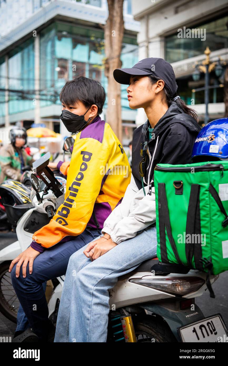 Fast food delivery service bangkok hi-res stock photography and images ...
