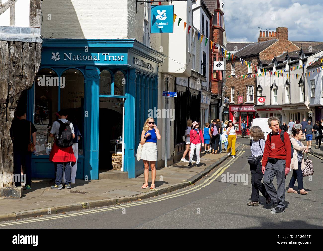 Goodramgate hi-res stock photography and images - Alamy