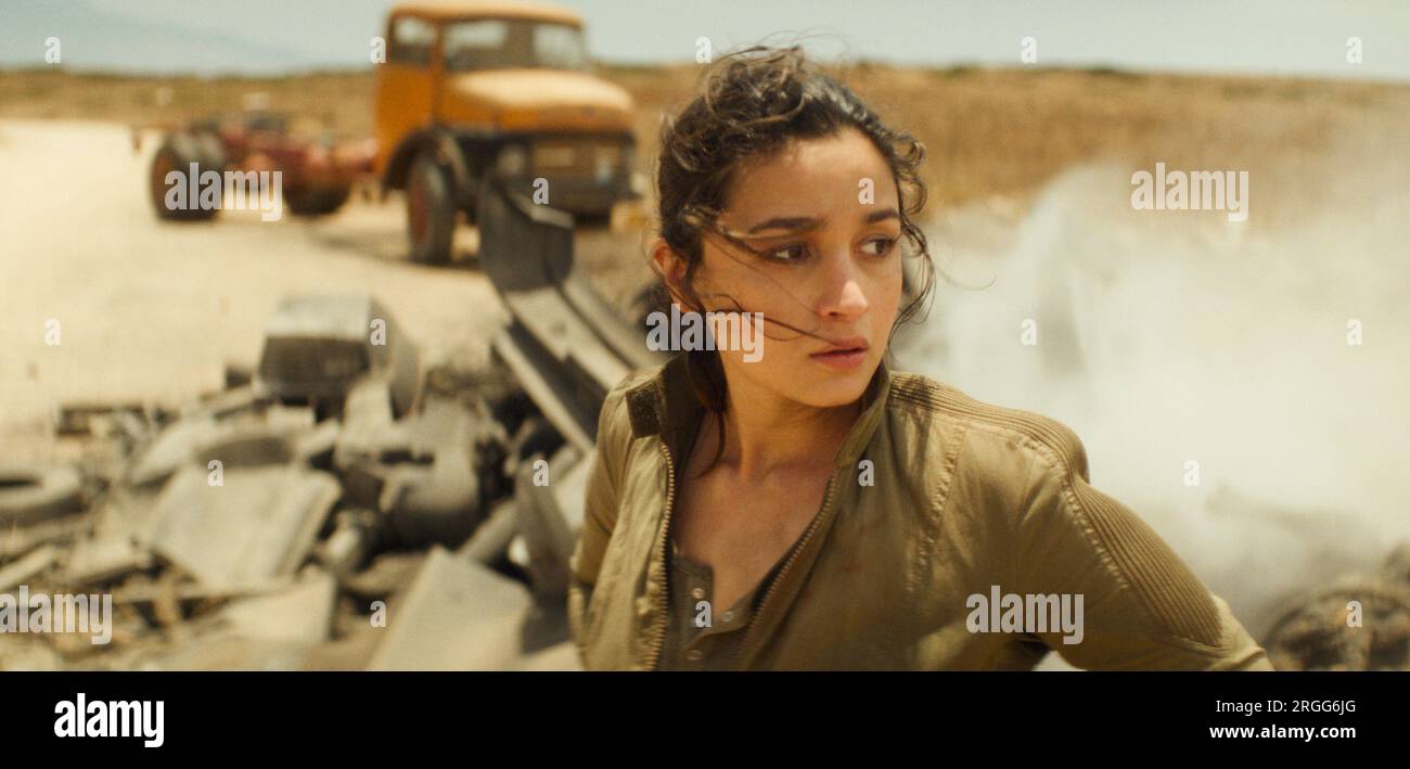 Alia bhatt as keya dhawan hi-res stock photography and images - Alamy