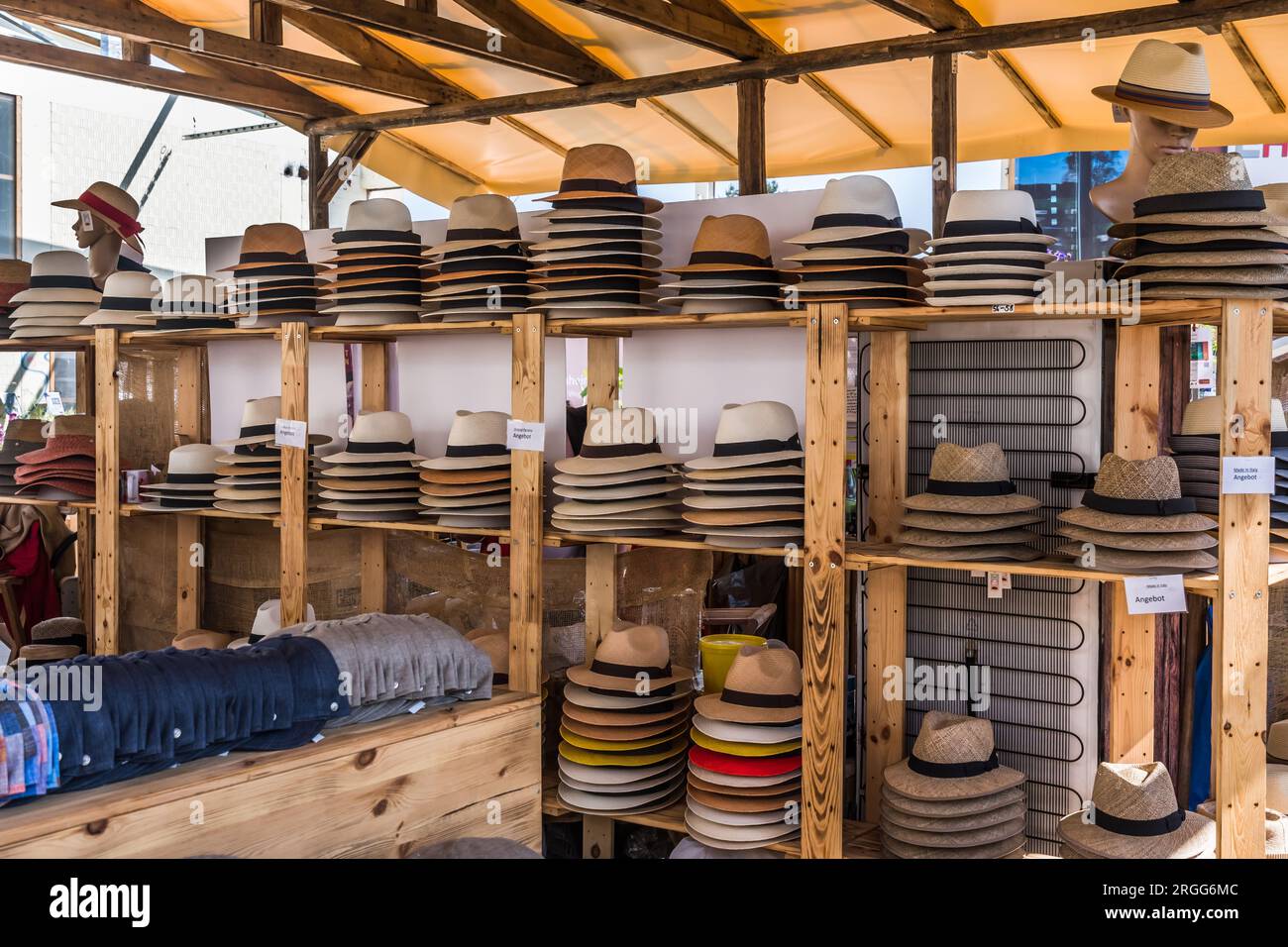 Traditional craft market variety hi-res stock photography and images ...