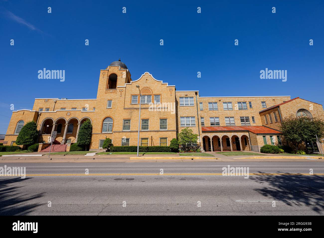First christian church oklahoma hi-res stock photography and images - Alamy