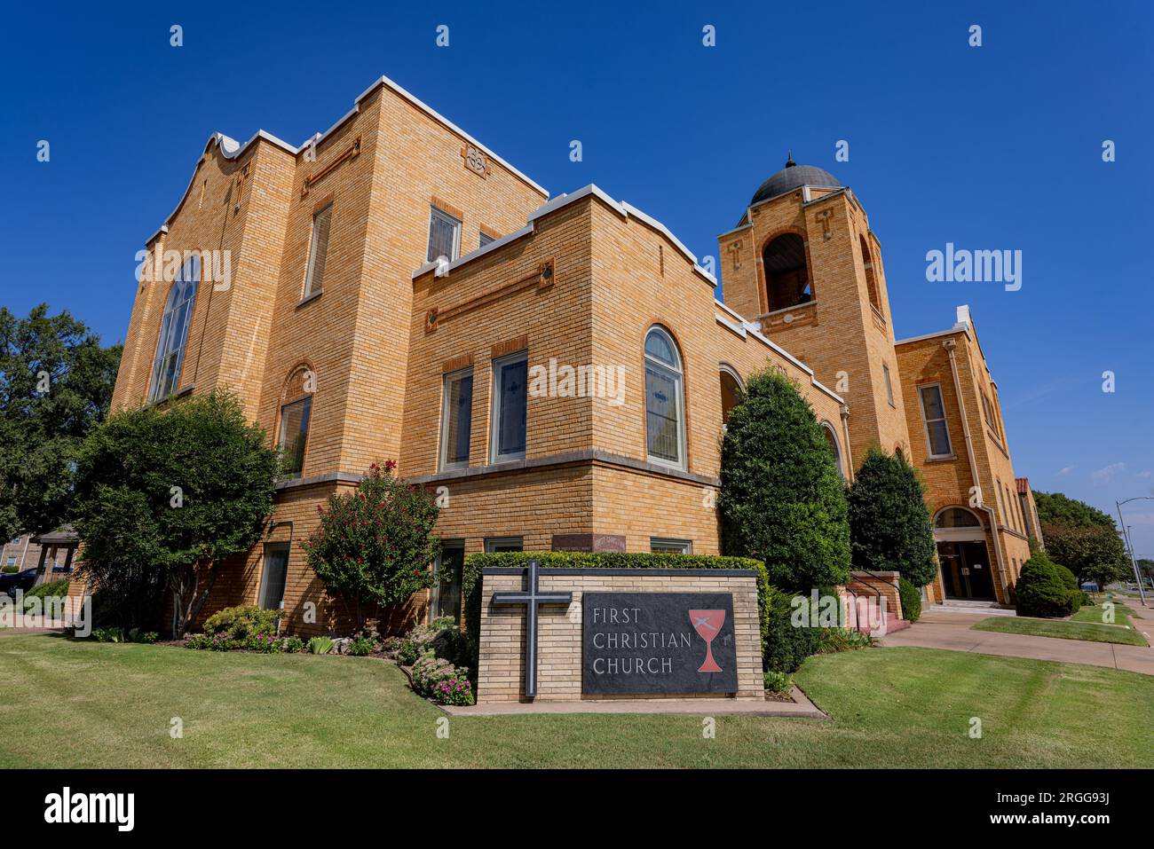 First christian church oklahoma hi-res stock photography and images - Alamy