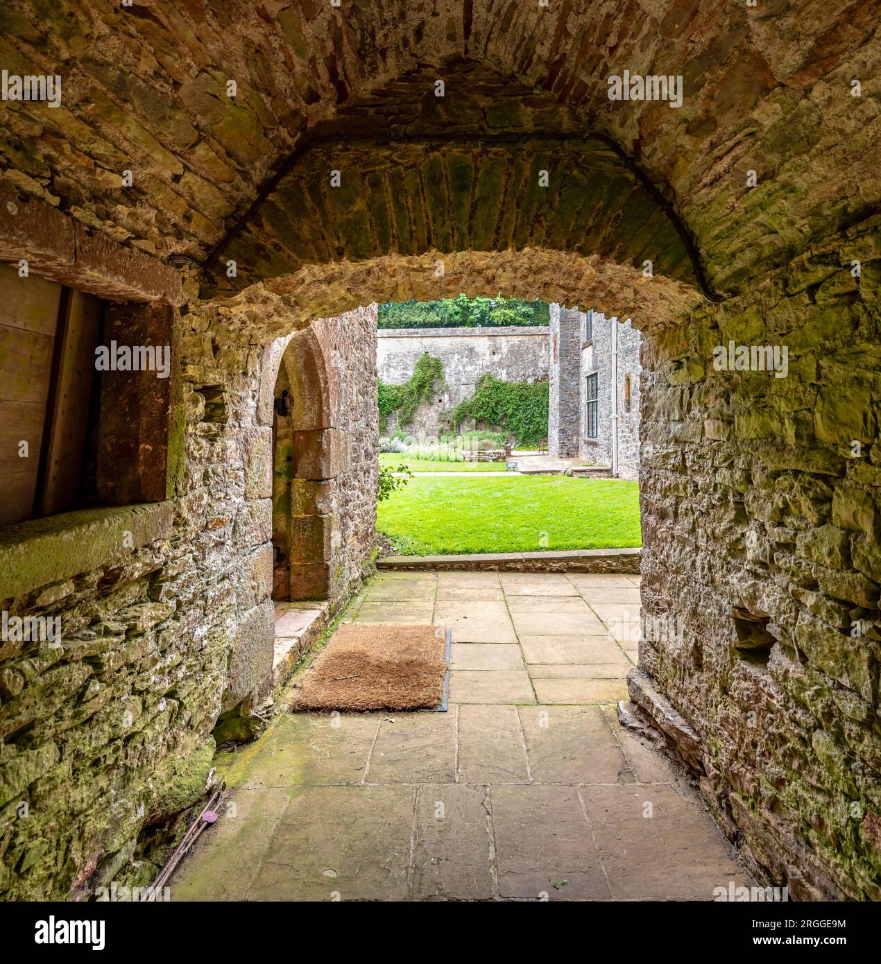 Compton castle devon hi-res stock photography and images - Alamy