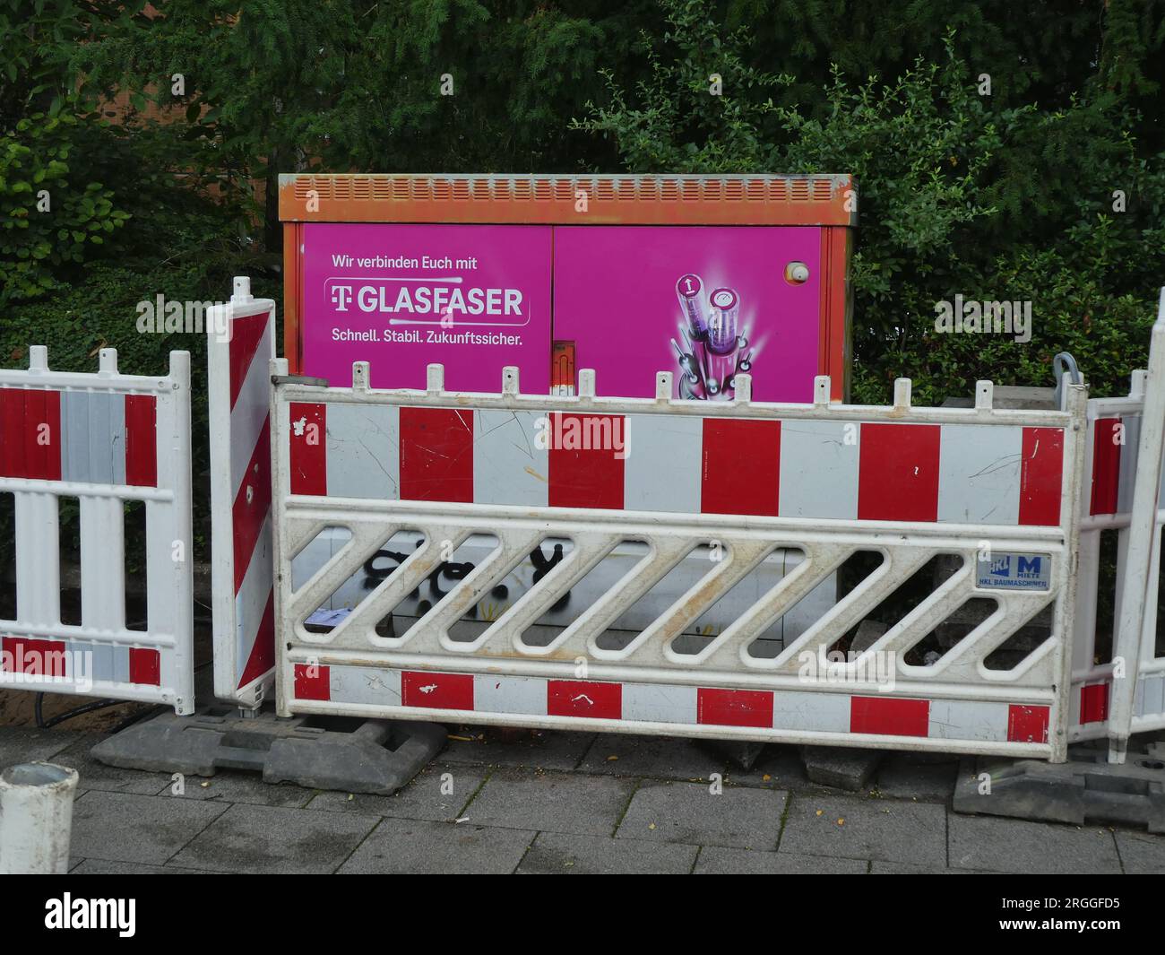 Cologne, Germany. 05th Aug, 2023. Expansion of Telekom's fiber optic ...