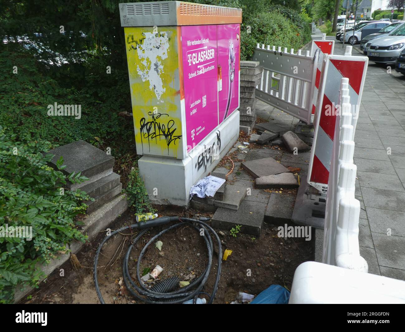 Cologne, Germany. 05th Aug, 2023. Expansion of Telekom's fiber optic ...