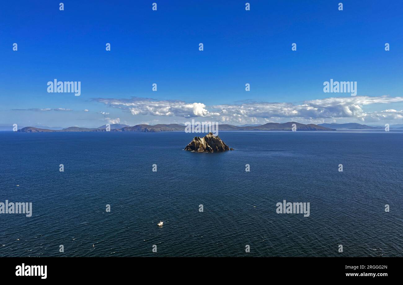 Little skellig island hi-res stock photography and images - Alamy