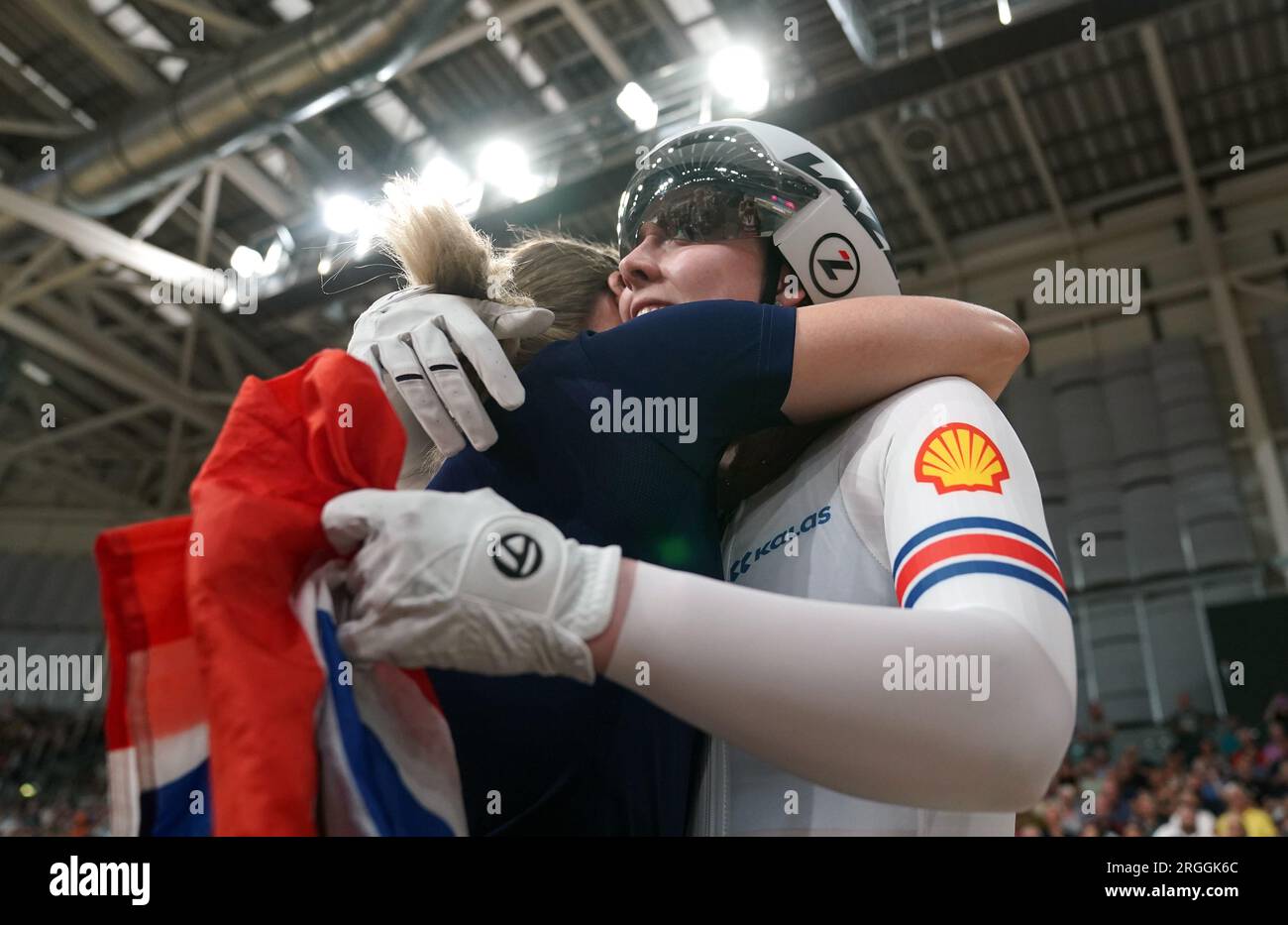 Great Britain’s Emma Finucane celebrates winning gold in the Women ...