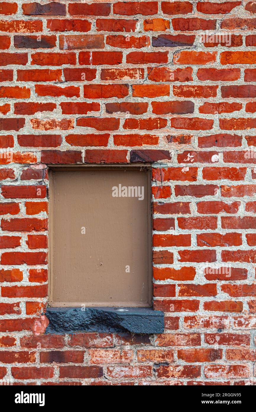 Supporting brick wall hi-res stock photography and images - Alamy