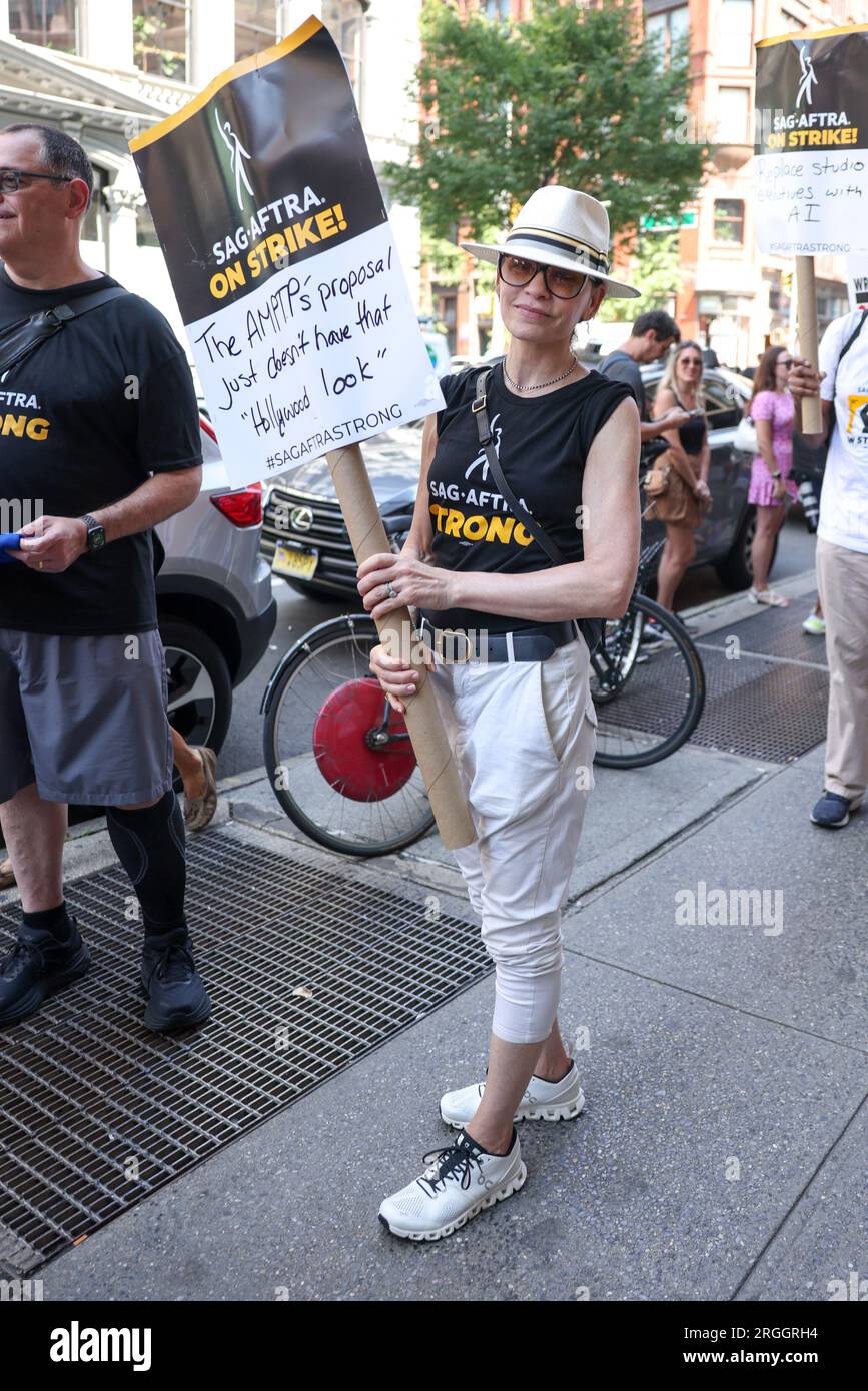 Julianna Margulies joins Hundreds of members and supporters of the WGA ...
