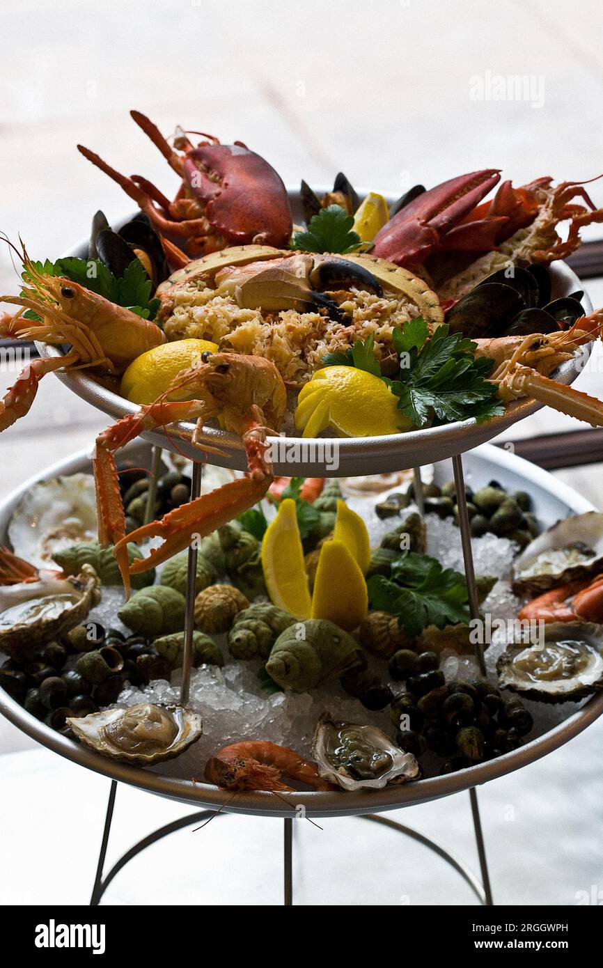 Shellfish trays hi-res stock photography and images - Alamy