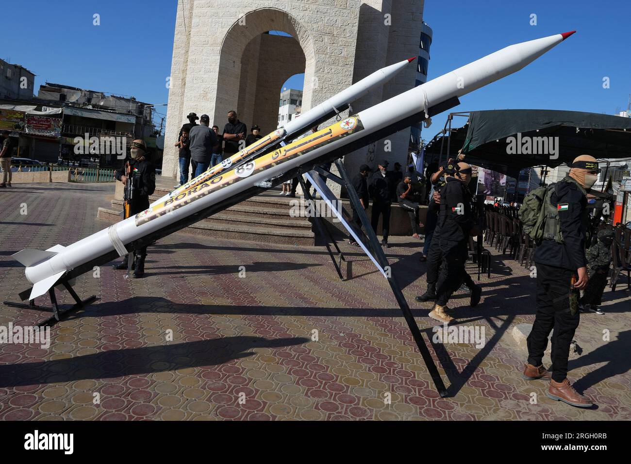 Masked members of the Palestinian Al-Quds Brigades, the military wing ...