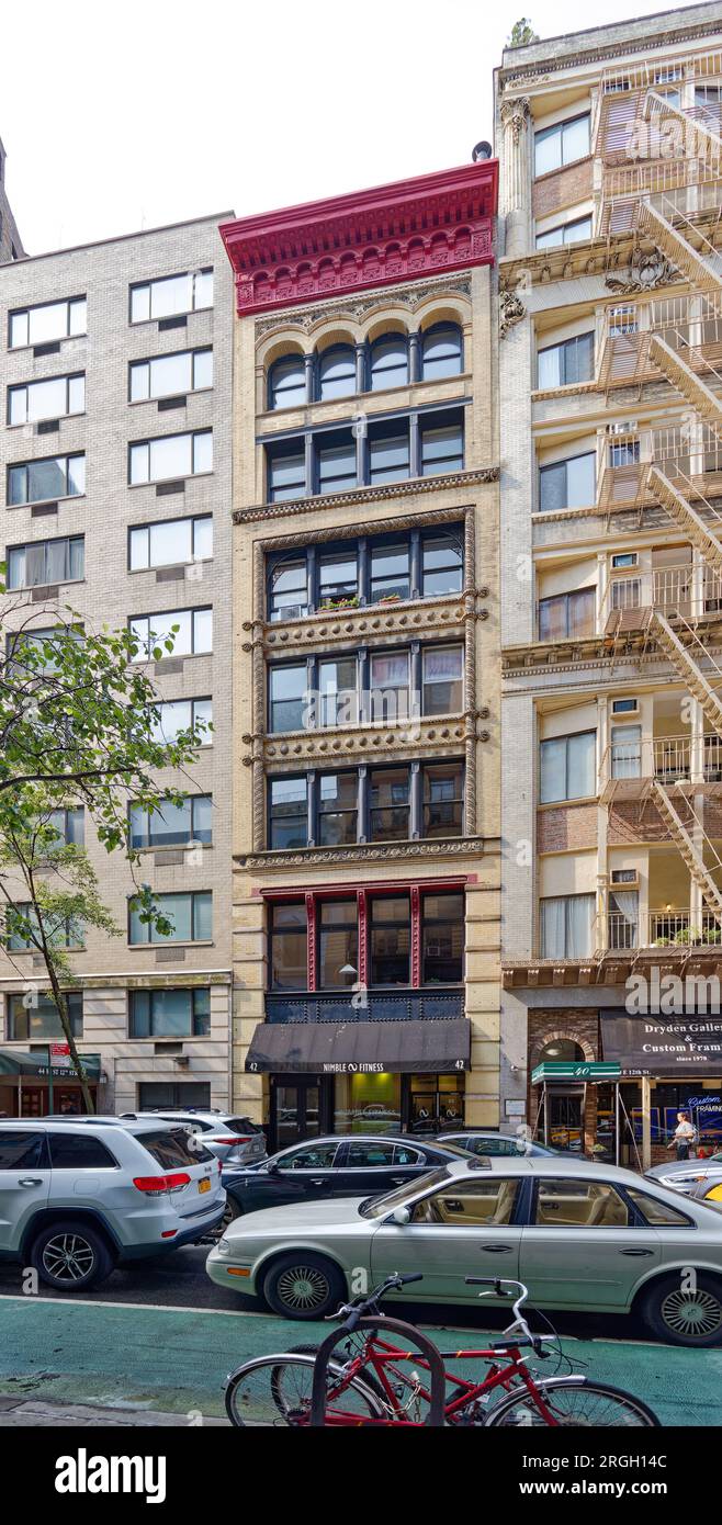 42 east 12th street hi-res stock photography and images - Alamy