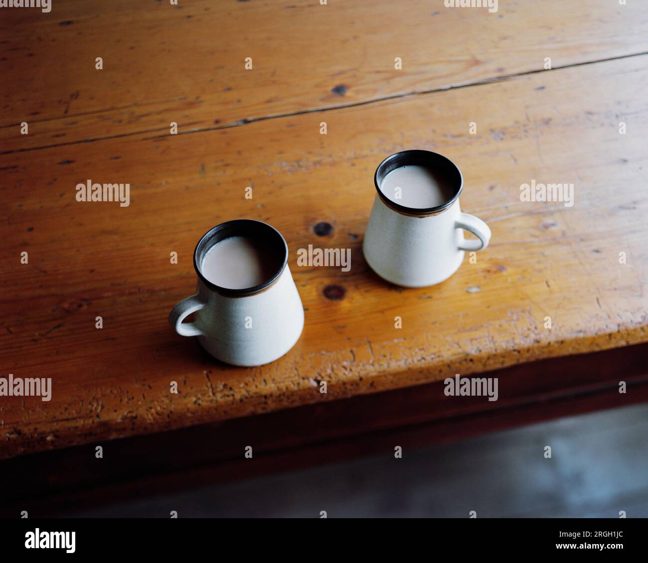 2 tea cups table hi-res stock photography and images - Alamy