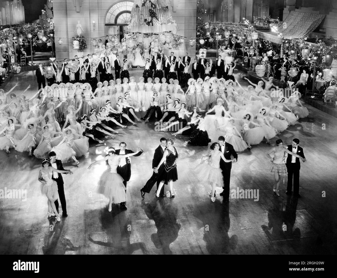 Joe E. Brown, Winnie Lightner (both foreground, center), on-set of the Film, "Hold Everything ...