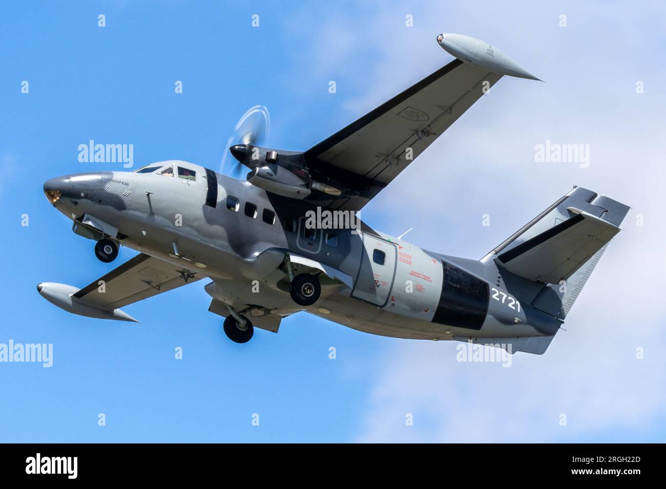 L 410 plane hi-res stock photography and images - Alamy