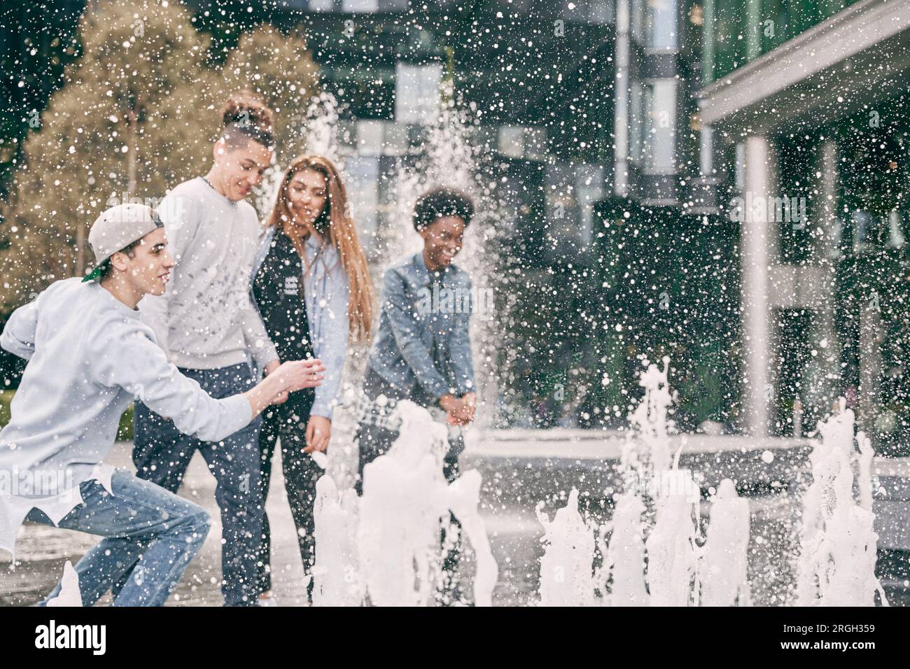Teen splashing hi-res stock photography and images - Alamy