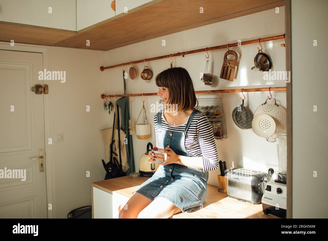 Kitchen bench hi-res stock photography and images - Alamy